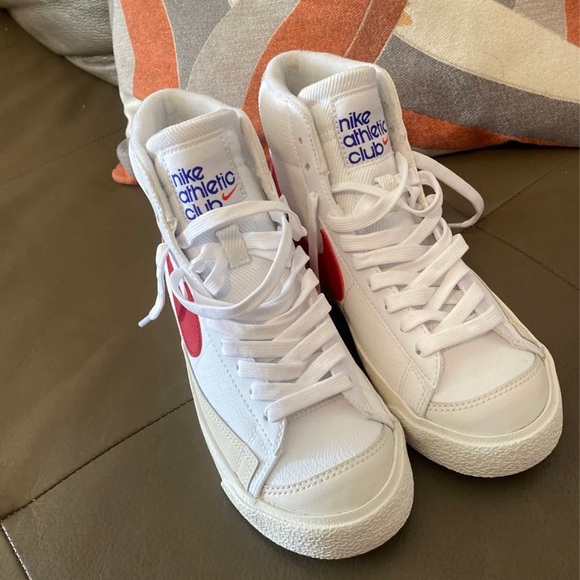 Nike | Shoes | Nike Blazer Mid 77 Vintage With Red Nike Check Mark Us ...